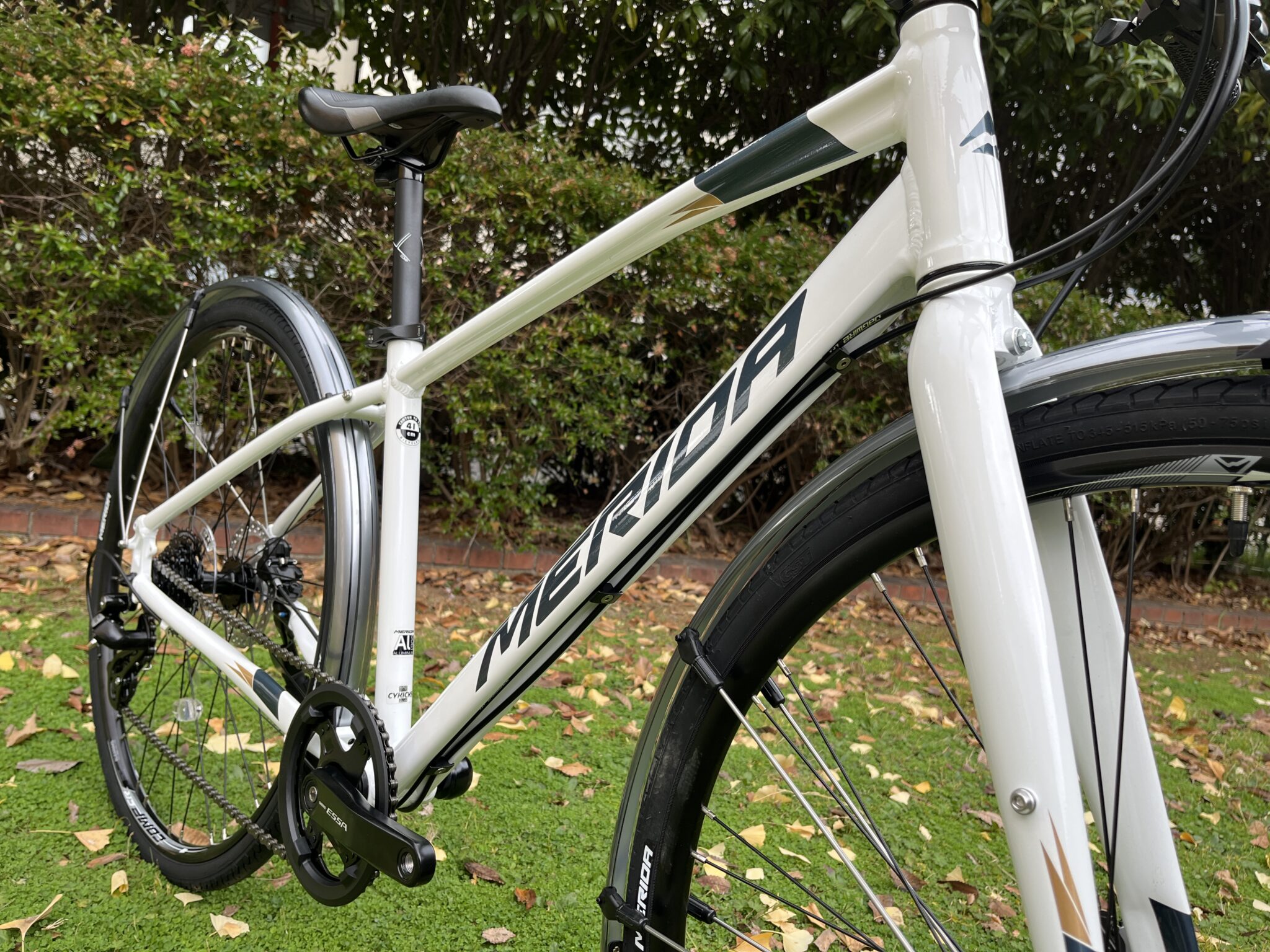 自由奔放！メリダ クロスウェイ300-Dのご注文頂きました。 - CYKICKS|名古屋の自転車屋サイキックス